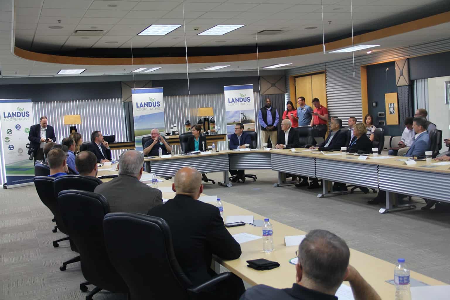 How to Host The Most Engaging Town Hall Meeting in 2026: Best Tips ...