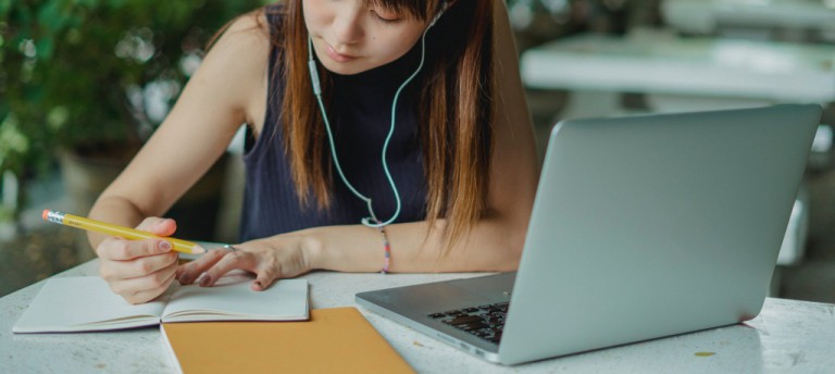 Asynchronous Class Meaning (Examples + Best Tips) - AhaSlides